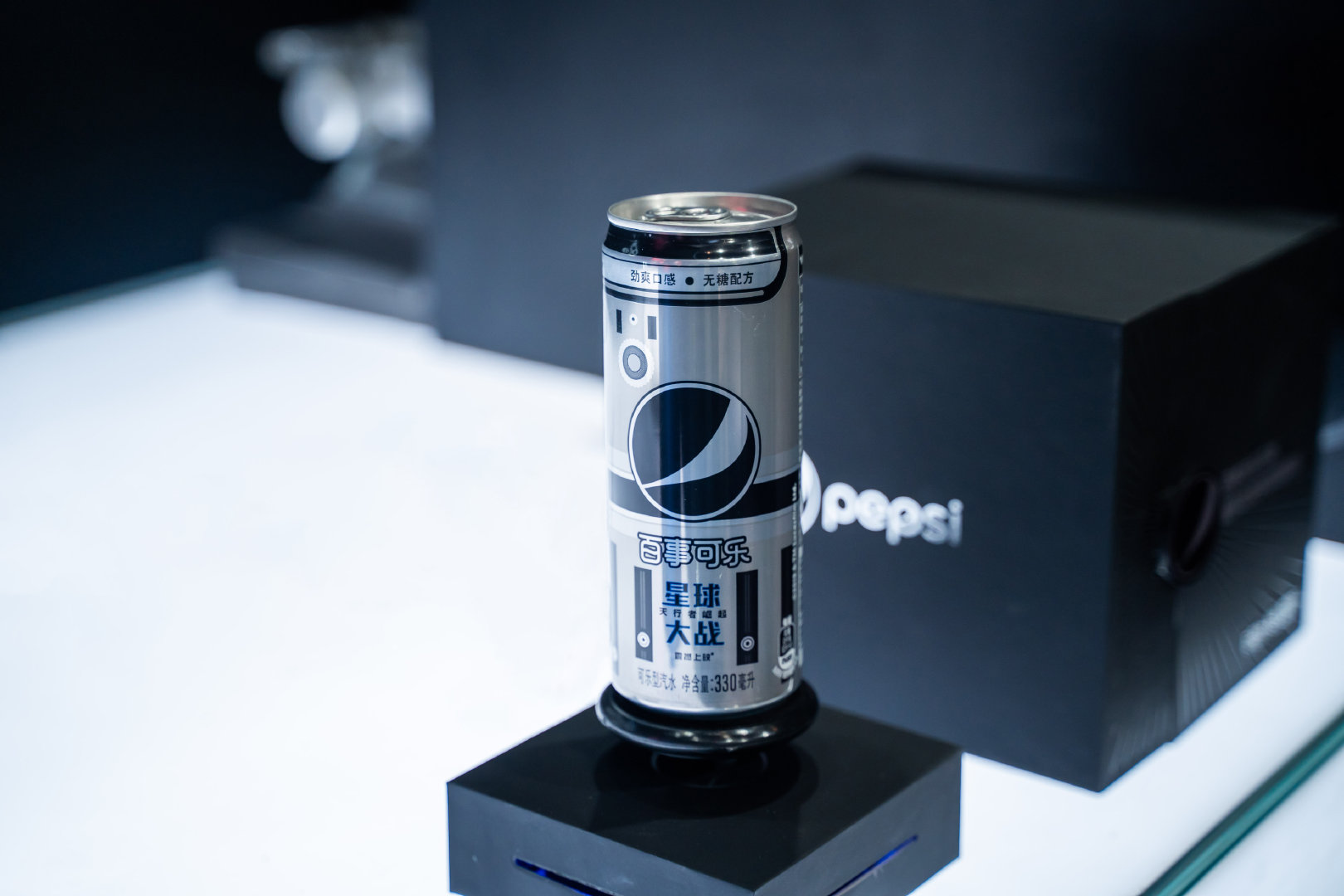 Pepsi于中国推出《Star Wars:The Rise of Skywalker》推出限量罐装：还有悬浮礼盒让可乐罐飘起来！